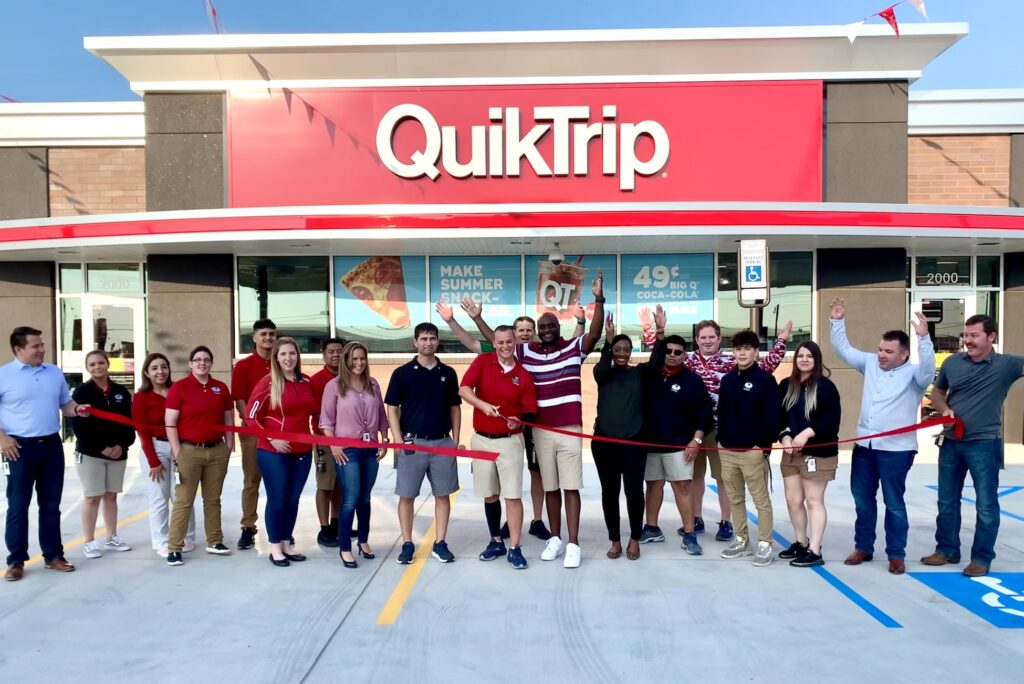 QUIKTRIP OPENS 900TH STORE, CELEBRATES HUGE GROWTH MILESTONE IN ITS 63 ...